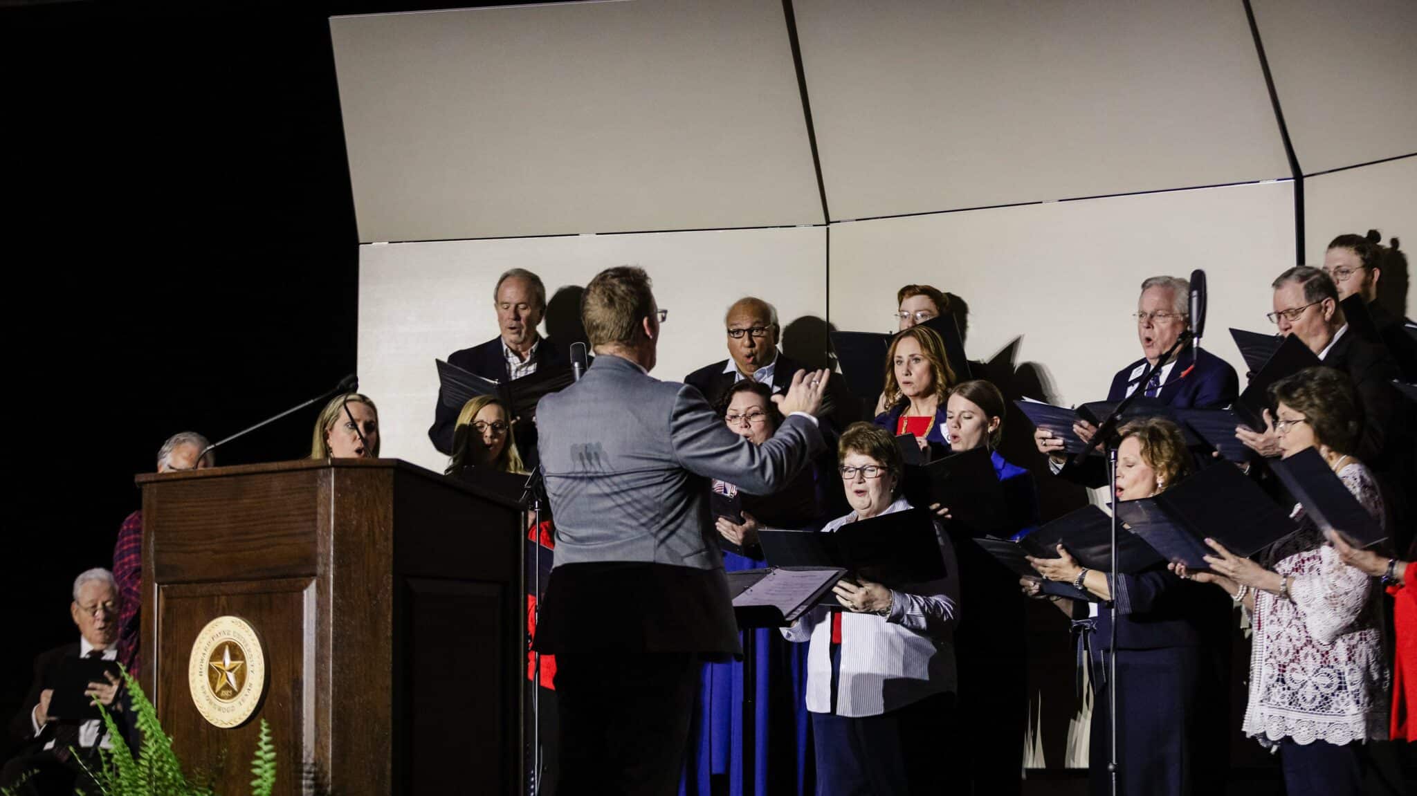 HPU honors Mabee Foundation at Robnett Founders Dinner, raises funds ...